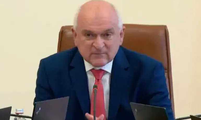 Главчев преди началото на днешното заседание на МС 05 06 2024 г ᐉ Новини Tribune Bg